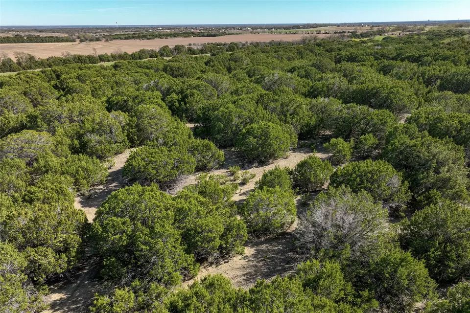 693 Garrett Ln, China Spring, TX 76633 | MLS# 21132245 | 16 Photos - Movoto