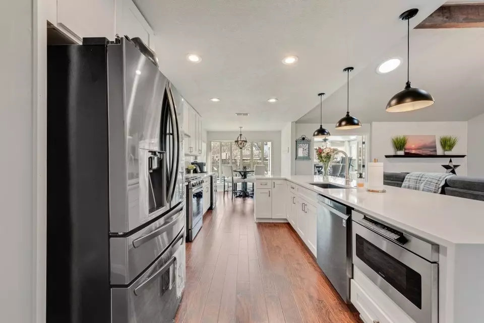 2923 Southridge Dr, Grapevine, TX 76051 | MLS# 21160590 | 29 Photos ...