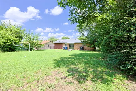6539 Gentle River Dr, Dallas, TX 75241 | MLS# 21245626 | 25 Photos - Movoto