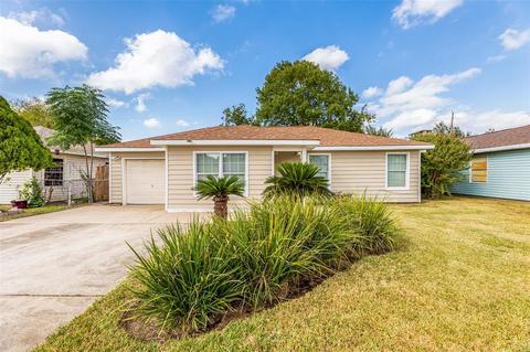 1307 Sulphur St, Houston, TX 77034 | 27 Photos | MLS #10238343 - Movoto