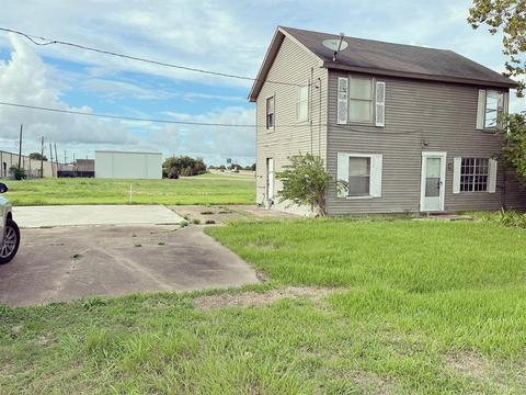 301 N 10th St, La Porte, TX 77571 | 15 Photos | MLS #15608921 - Movoto