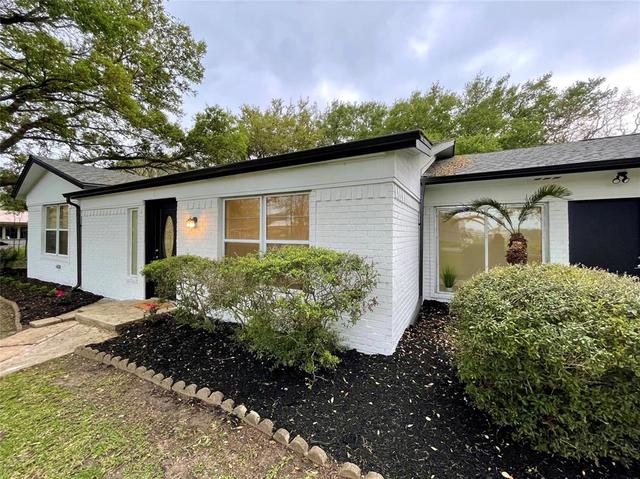 82 Nicole, Bay City, TX 77414 - Movoto