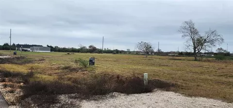 1050 Anna Ln, Sealy, TX 77474 | 7 Photos - Movoto