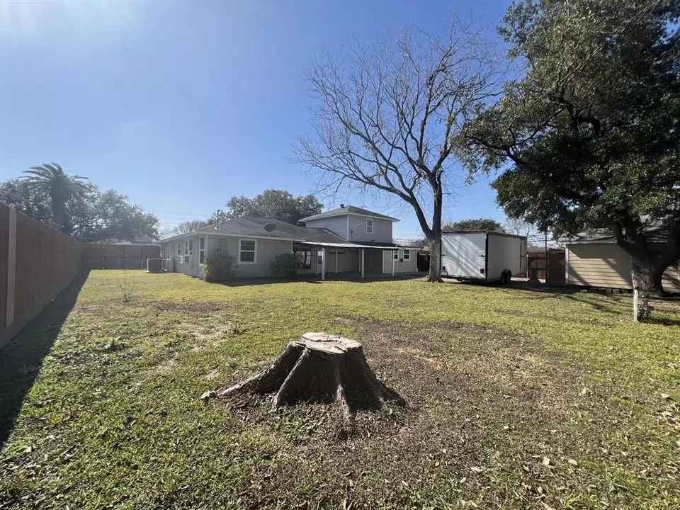 1618 W 11th St, Freeport, TX 77541 | 29 Photos - Movoto