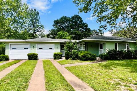 293 S College St, La Grange, TX 78945 | 21 Photos | MLS #22642525 - Movoto