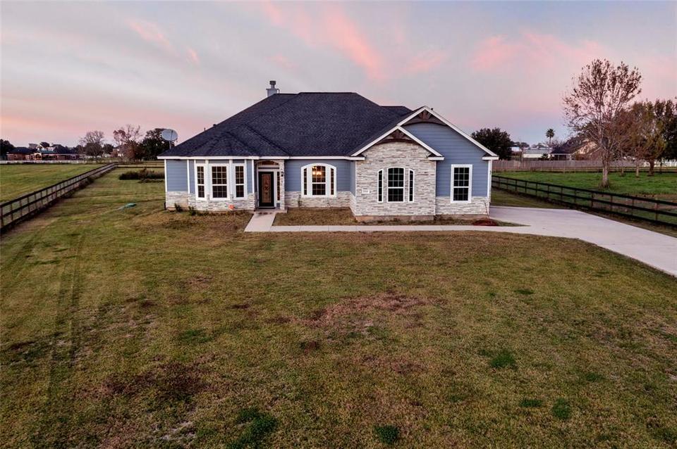 2926 Horse Trail Dr, Rosharon, TX 77583 | 32 Photos | MLS #22694664 ...