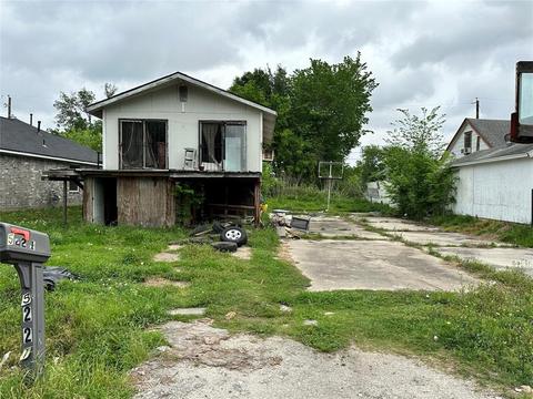 5221 Jezebel Street St, Houston, TX 77033 | 8 Photos | MLS #24565125 ...