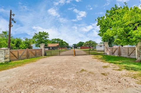 6001 Allison Rd, Houston, TX 77048 | 14 Photos | MLS #27661319 - Movoto