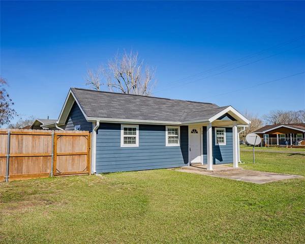 68 Main St, Wadsworth, TX 77483 | 35 Photos - Movoto