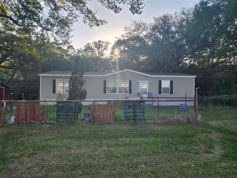 176 County Road 441, Blessing, TX 77419 | 40 Photos | MLS #7536262 - Movoto