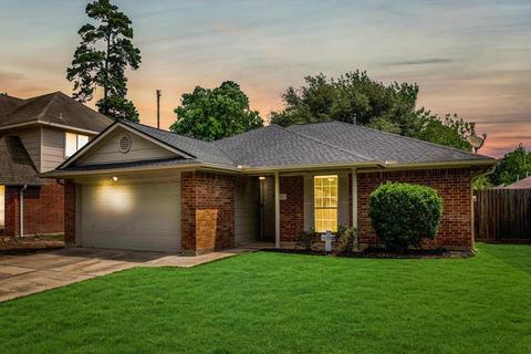 2243 Pine Cone Dr, Houston, TX 77339 | 34 Photos | MLS #36056938 - Movoto
