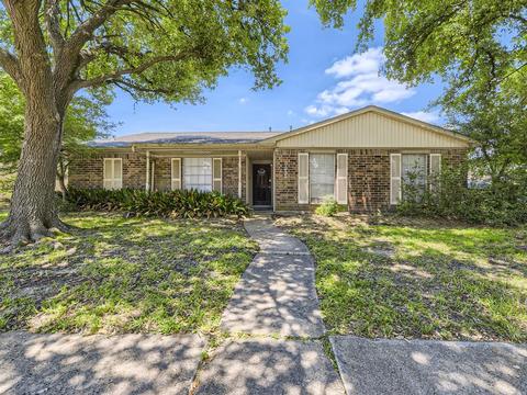 77015 Homes for Sale & 77015 Real Estate | 114 Houses - Movoto