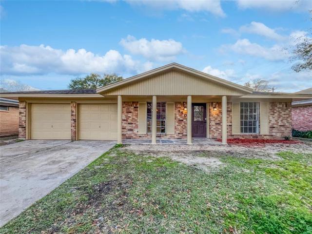 150 Coach Lamp Ln, Houston, TX 77060 - Movoto