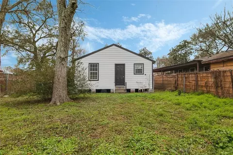 5631 Finch St, Houston, TX 77028 | 16 Photos - Movoto