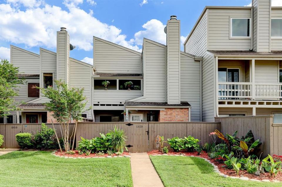 1525 Prairie Grove Dr, Houston, TX 77077 | 33 Photos | MLS #5189815 ...