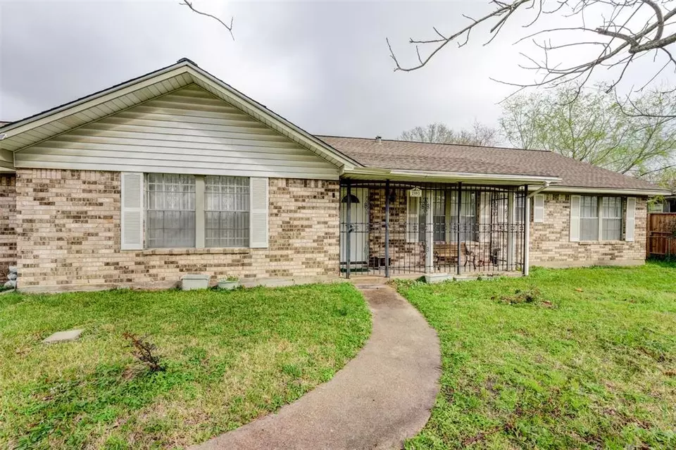 2403 Lone Oak Rd, Houston, TX 77093 - Movoto