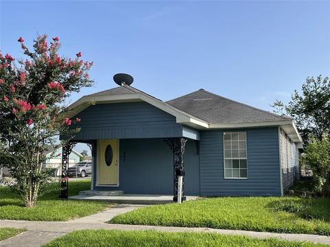 403 W Republic Ave, Baytown, TX 77520 | 15 Photos | MLS #53508787 - Movoto