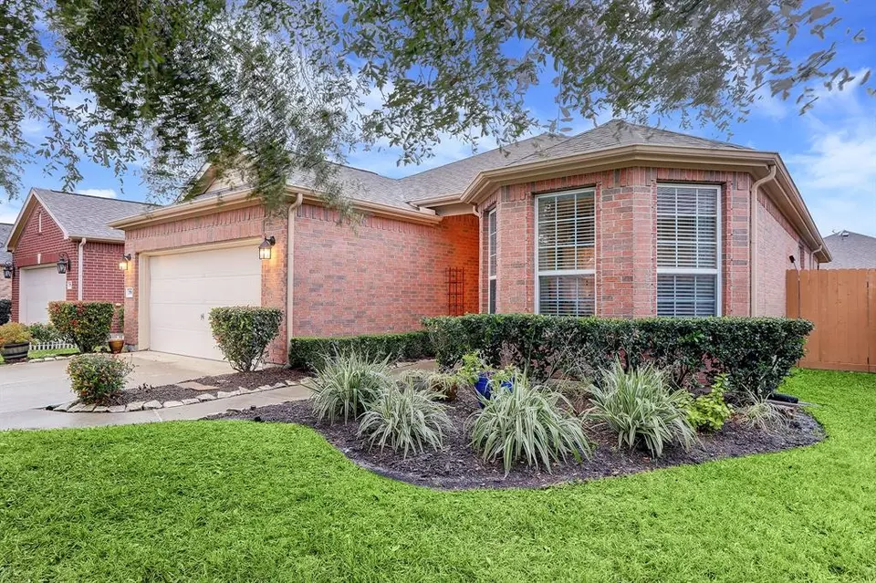716 Cortona Ct, League City, TX 77573 | 28 Photos - Movoto
