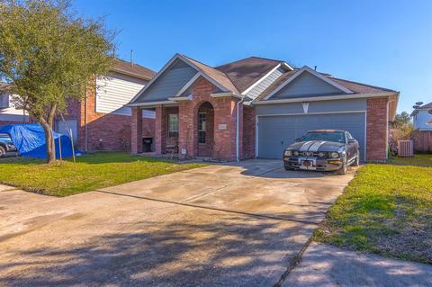 10303 Mills Run Dr, Houston, TX 77070 | 28 Photos | MLS #59595075 - Movoto