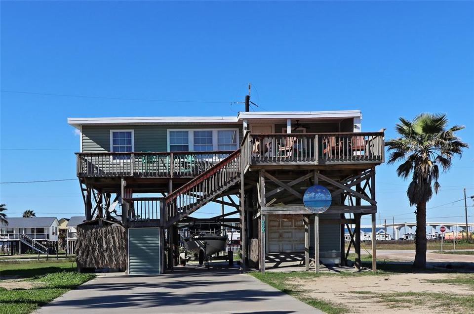 202 Seashell Dr, Surfside Beach, TX 77541 | 22 Photos | MLS #62871794 ...