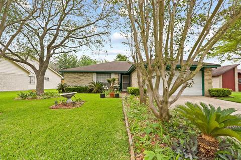 2711 Indian Trail Dr, Missouri City, TX 77489 | 32 Photos | MLS ...
