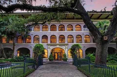 2700 Albany St #2B, Houston, TX 77006 | 32 Photos | MLS #63800077 - Movoto