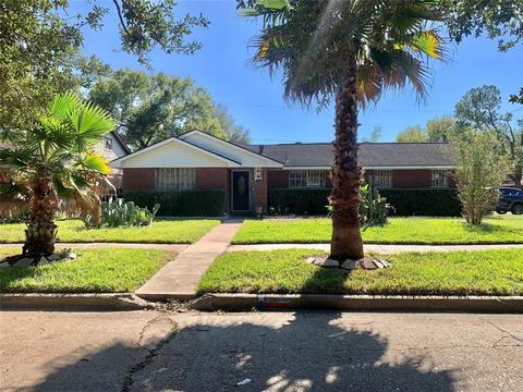 10202 Hinds St, Houston, TX 77034 | 21 Photos | MLS #64546360 - Movoto