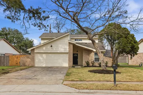 10423 Windriver Dr, Houston, TX 77070 | MLS# 46992587 | 41 Photos - Movoto