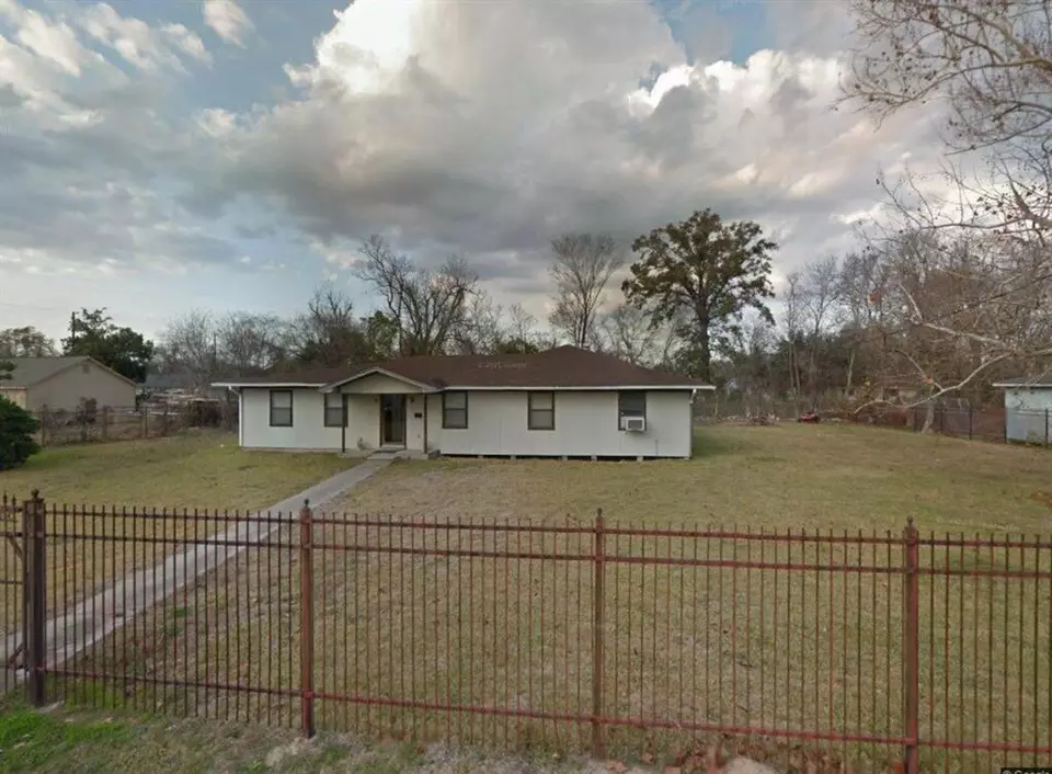 1325 Burt St, Beaumont, TX 77701 - Movoto