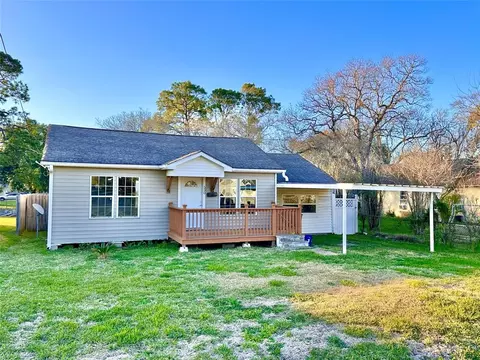 5301 North St, Groves, TX 77619 | 14 Photos - Movoto