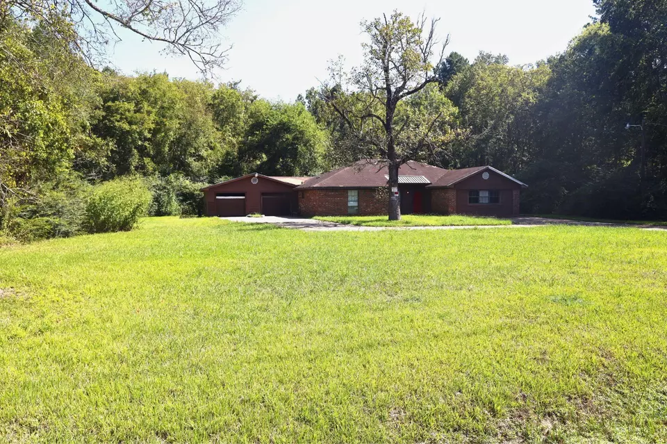 6680 Helbig Rd, Beaumont, TX 77708 | MLS# 73103978 | 20 Photos - Movoto