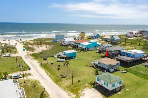000 Coral Ct, Surfside Beach, TX 77541 | 7 Photos | MLS #75763425 - Movoto
