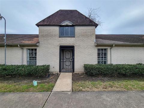 7317 Cook Rd, Houston, TX 77072 | 36 Photos | MLS #80262333 - Movoto