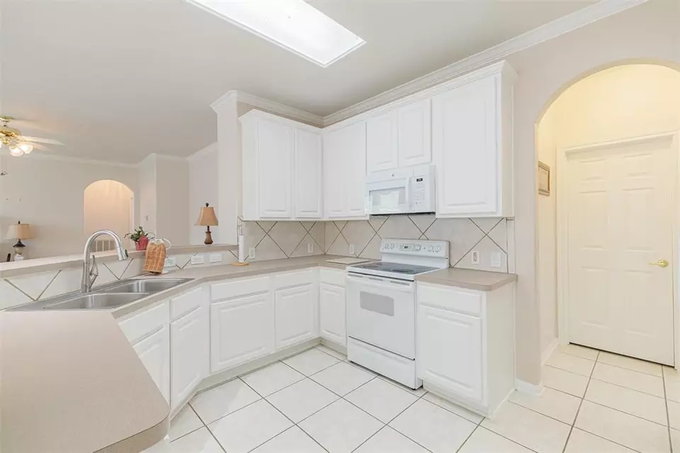 2218 W Marsala Ct, Pearland, TX 77581 | MLS# 80542998 | 23 Photos - Movoto