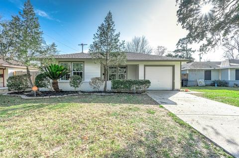 1731 S South Park Dr, Alvin, TX 77511 | 21 Photos | MLS #82147011 - Movoto