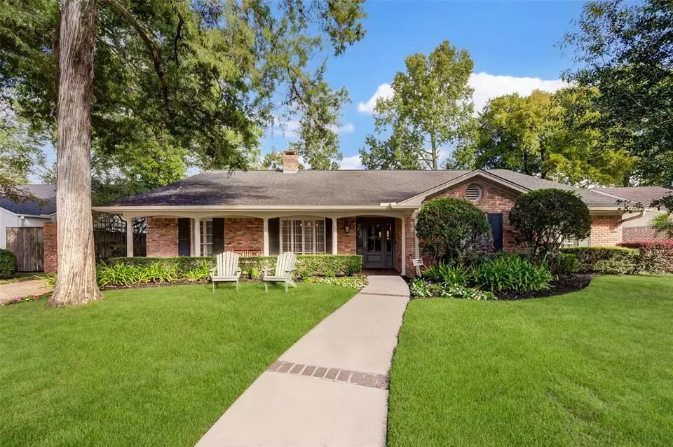 10122 Green Tree Rd, Houston, TX 77042 | 25 Photos - Movoto