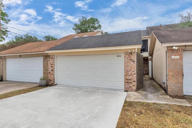 109 Delores St #B, Conroe, TX 77301 | 17 Photos | MLS #84246337 - Movoto
