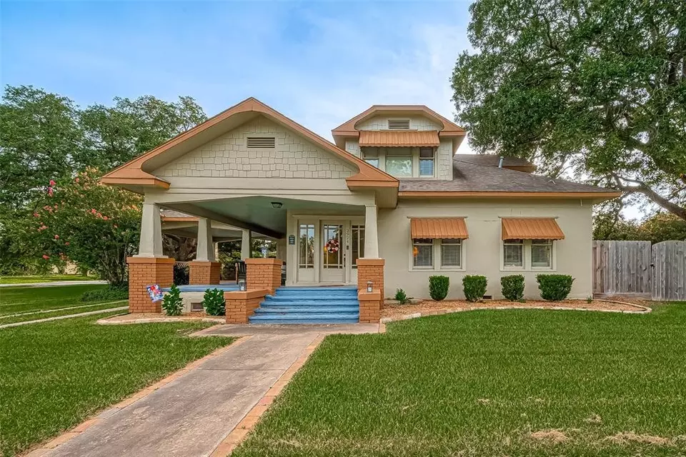 2924 Avenue G, Bay City, TX 77414 | 50 Photos - Movoto