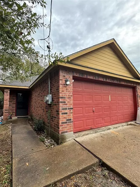 634 Avenue H, Huntsville, TX 77320 | MLS# 89912214 | 7 Photos - Movoto