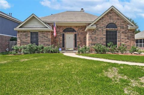 6415 New World Dr, Katy, TX 77449 | 17 Photos | MLS #92880655 - Movoto