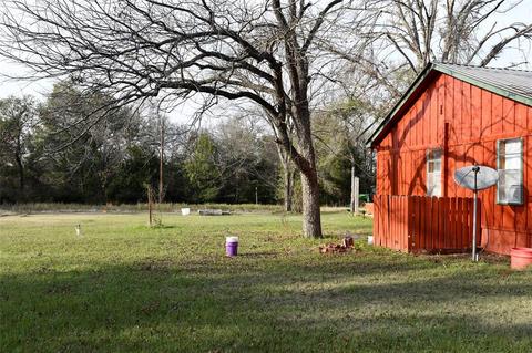 182 Lcr 848, Donie, TX 75838 | 21 Photos | MLS #92919556 - Movoto