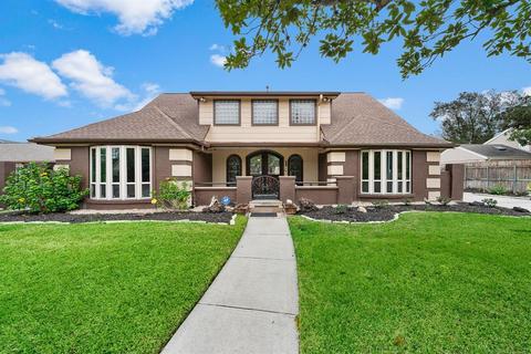 11314 Riverview Dr, Houston, TX 77077 | 34 Photos | MLS #96455617 - Movoto
