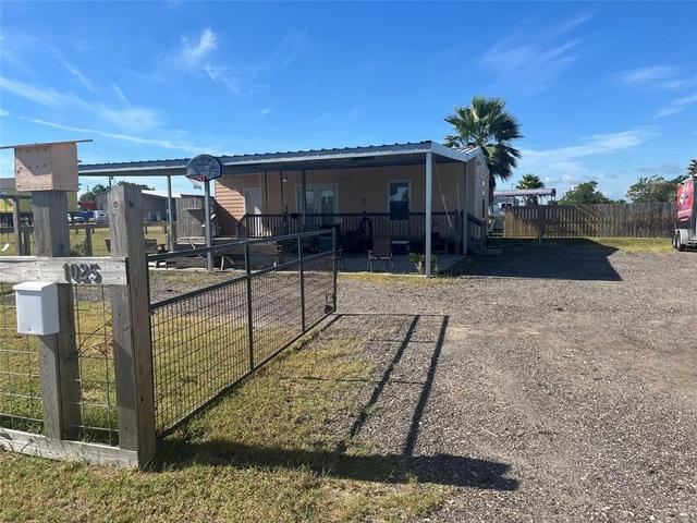 1025 N Jacks Rd, Crystal Beach, TX 77650 | MLS# 96922941 | 16 Photos ...