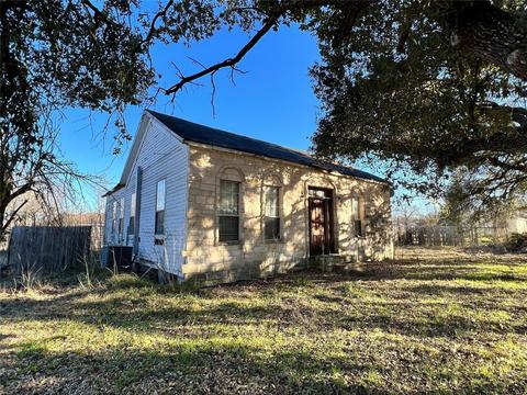 788 North Chambers Street, Giddings, TX 78942 | 13 Photos | MLS ...