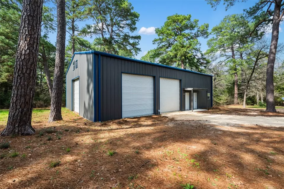 312 Pine Tree Loop, Bastrop, TX 78602 | 40 Photos - Movoto