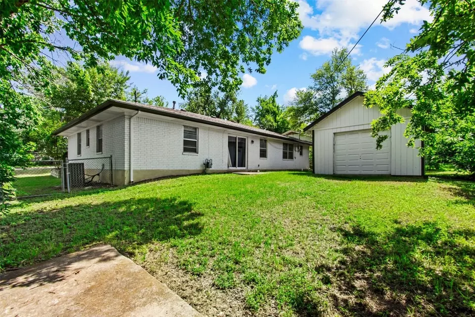 602 Gilmore St, Taylor, TX 76574 | 40 Photos - Movoto