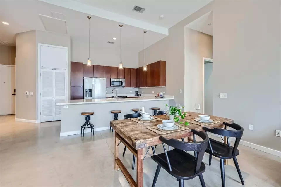 507 Sabine St #905, Austin, TX 78701 | 29 Photos - Movoto