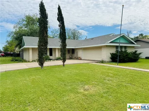 1906 Lathan Ln, Taylor, TX 76574 | 14 Photos - Movoto