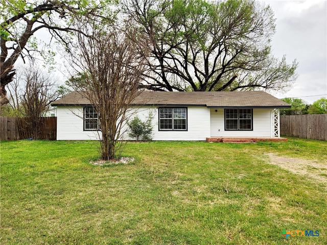 803 Golf Course Rd, Gatesville, TX 76528 | MLS# 574352 | 18 Photos - Movoto