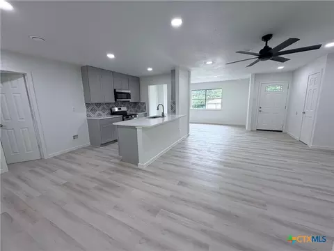106 E Mark Rd, Harker Heights, TX 76548 | MLS# 614760 | 11 Photos - Movoto